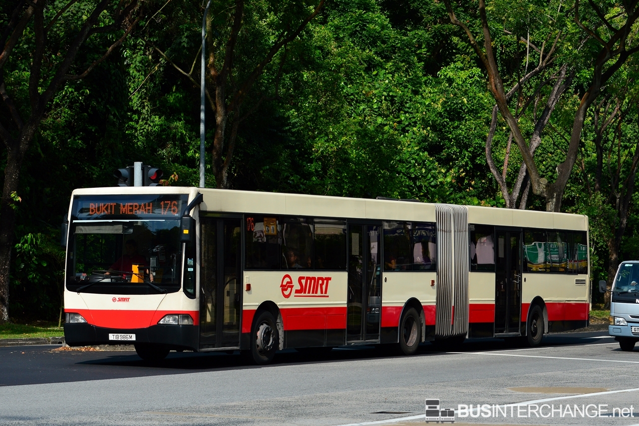 Bus 176 - SMRT Buses Mercedes-Benz O405G (TIB 986M) | Bus Interchange
